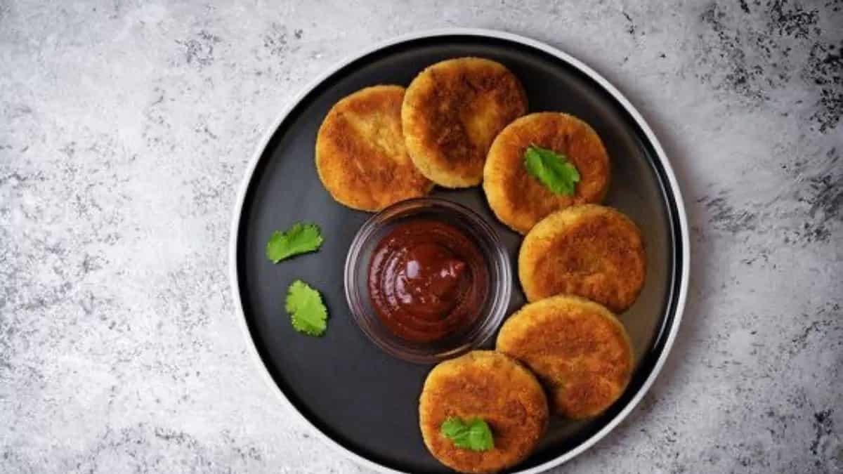 Monsoon Delights: 6 Yummy Aloo Snacks To Brighten Up Rainy Days