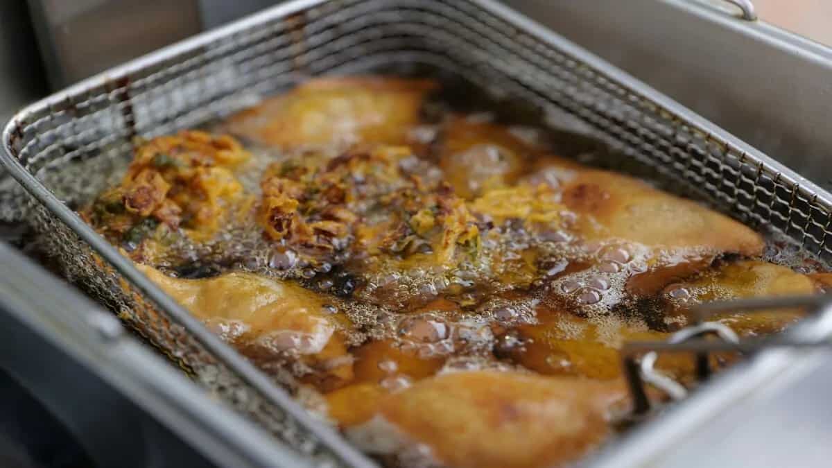 8 Mistakes To Avoid While Deep Frying At Home