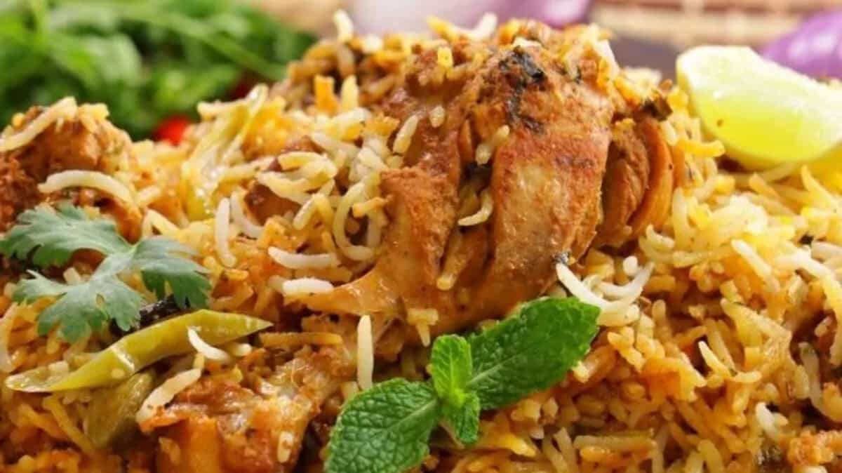 Amp Up Your Biryani With This Homemade Biryani Masala