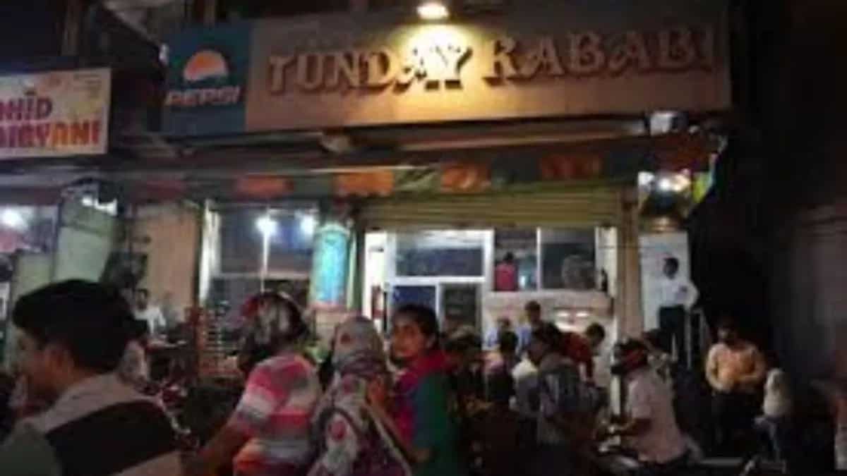 The Legacy Of Tunday Kababi: Popular And Iconic Restaurant Of Lucknow
