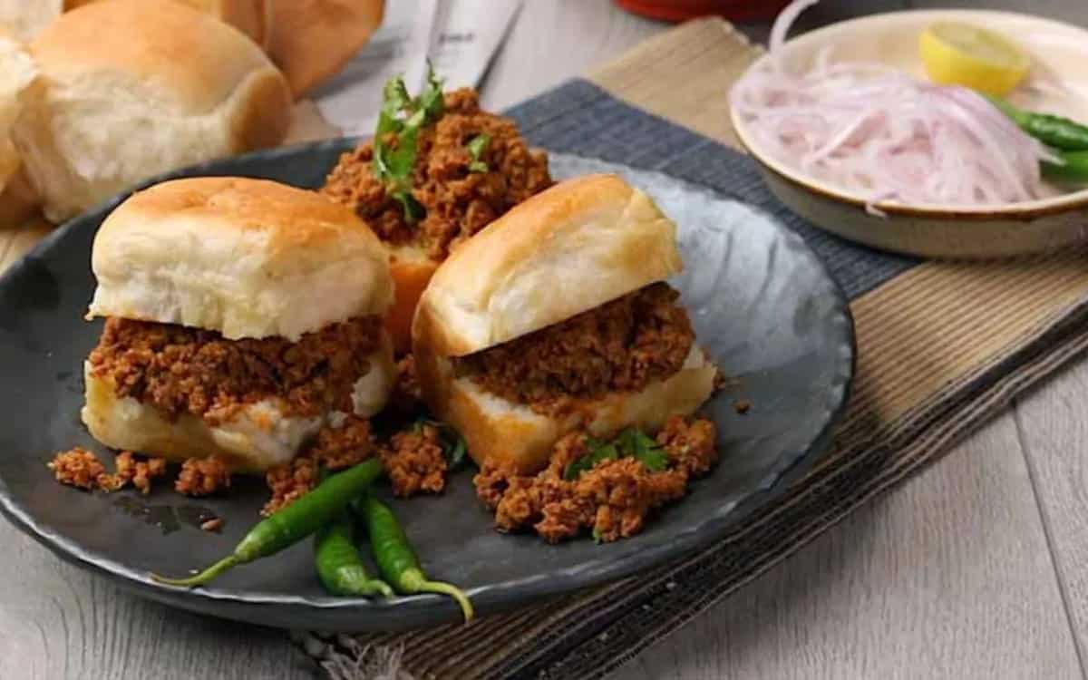 These 10 Places Are Known For The Best Keema Pao In Mumbai