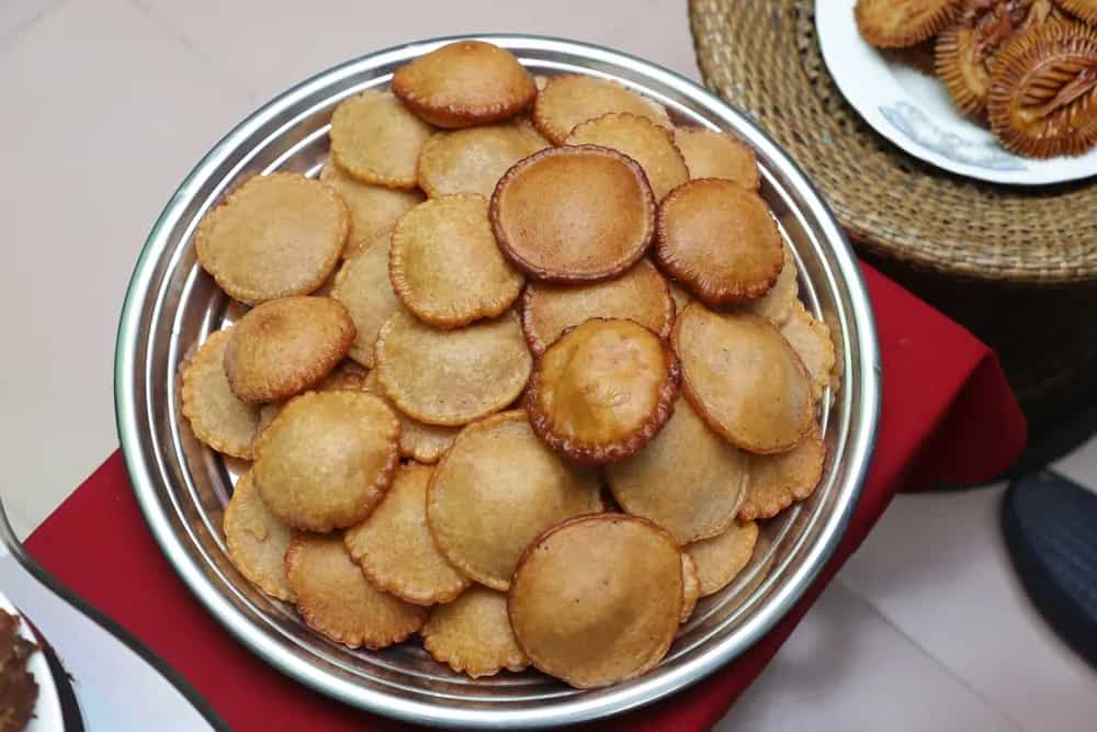 Nuakhai 2023: Arisa to Manda, 7 Rice Flour Pithas From Odisha To ...