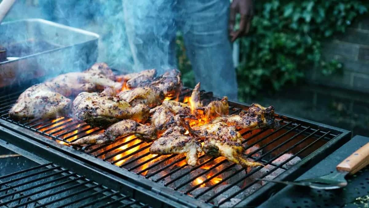 5 Tips To Clean A Barbeque With Kitchen Ingredients