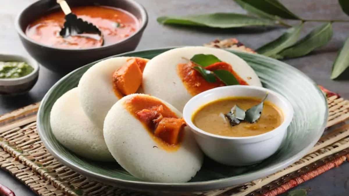 Tips And Tricks To Make Tomato Chutney For Idlis At Home