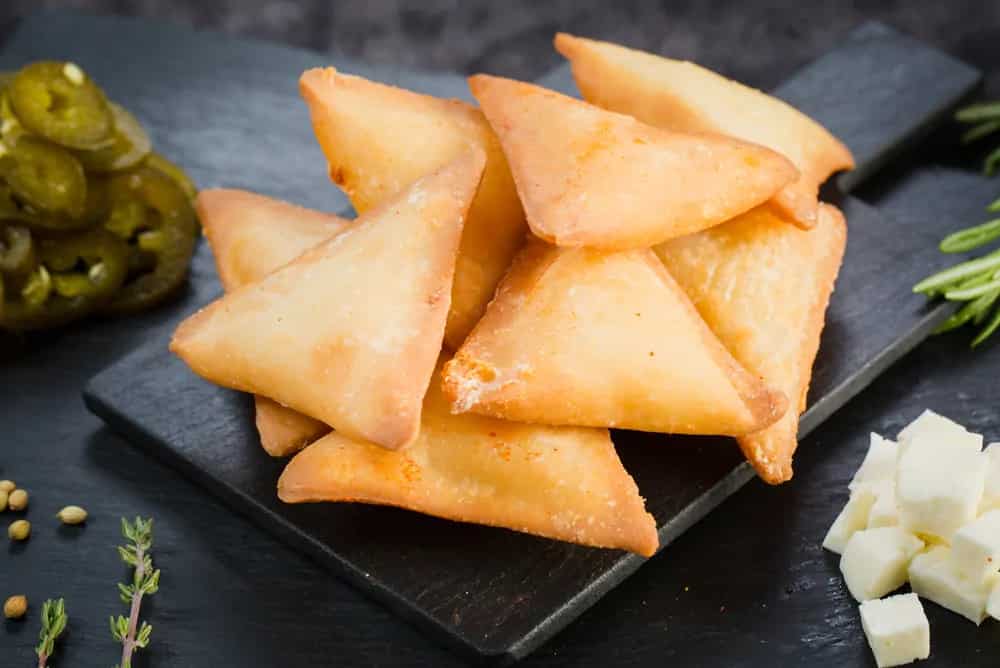 Satisfy Your Cravings: 5 Snacks for Your Netflix and Chill Sessions