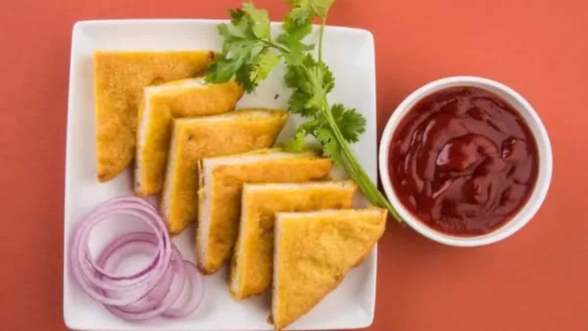 6 Yummy Indian Breakfasts Made from Bread For Busy Mornings