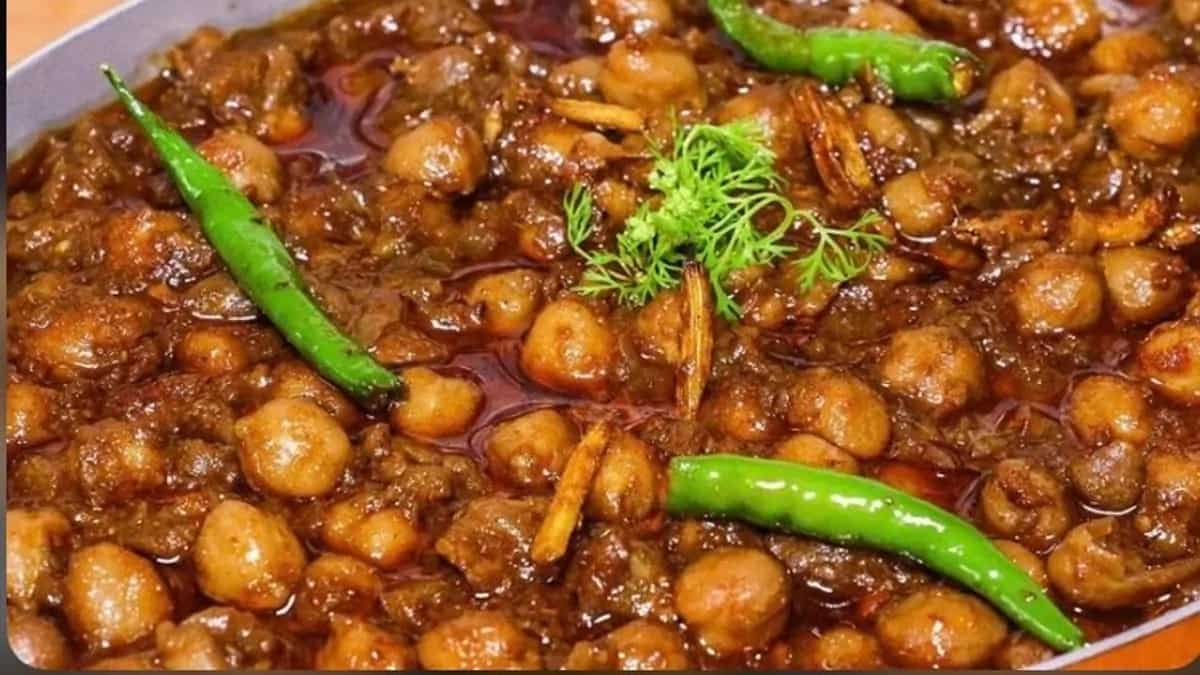 6 Types Of Chole To Pair With Kulchas And Bhatura