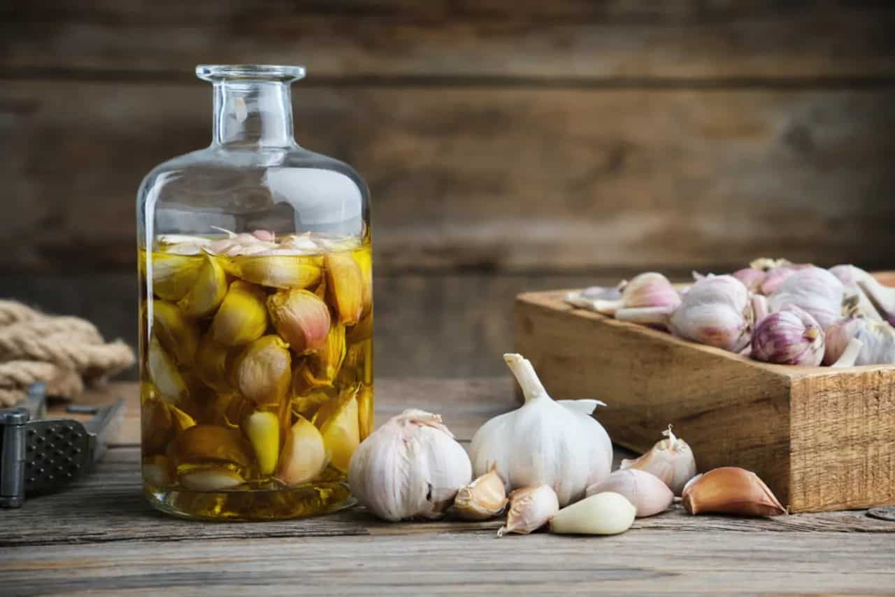 Viral Homemade Garlic Oil Recipe Surprises Netizens