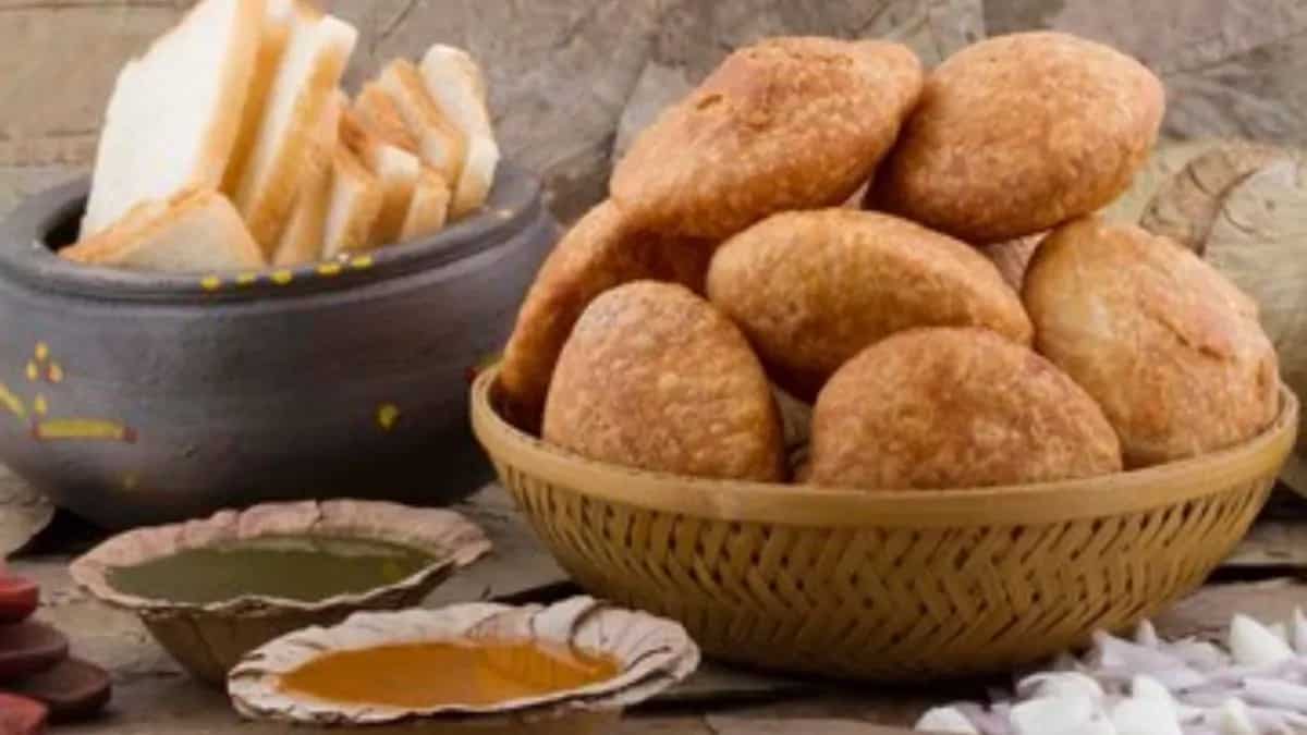 7 Deep-Fried Bihari Snacks That Are Must-Haves In Monsoon