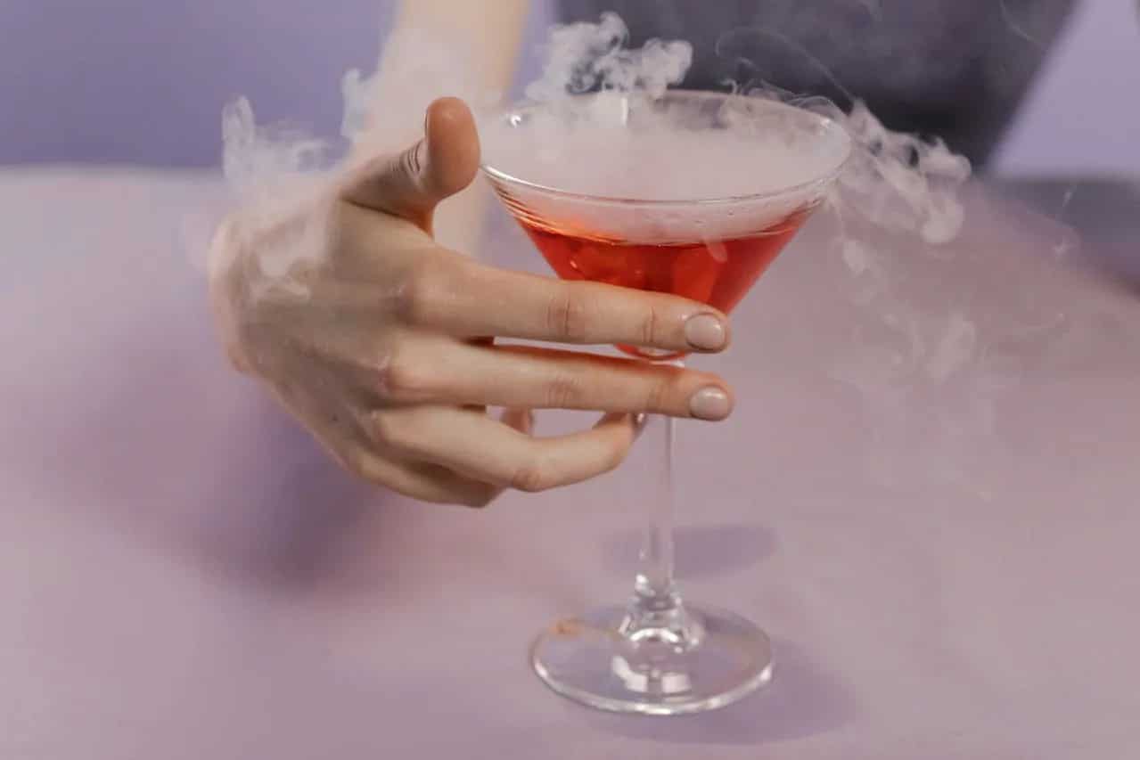 5 Ways You Can Make Smoked Cocktails At Home