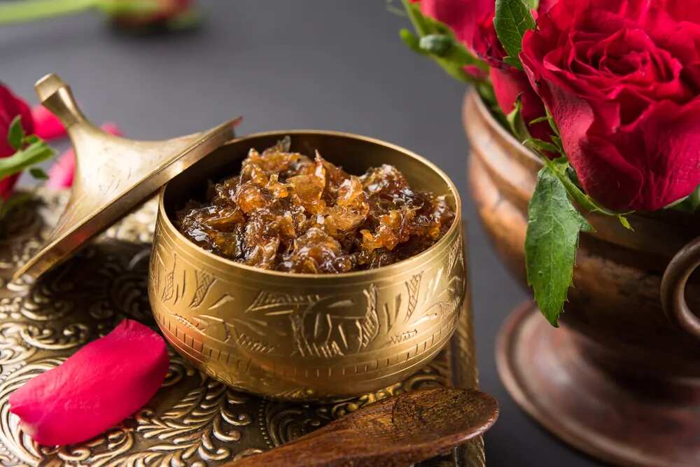 6 Reasons Why You Should Include Gulkand to Your Diet