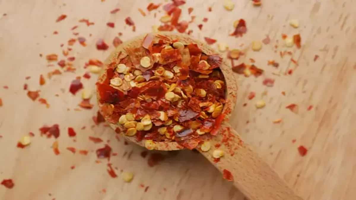 A DIY Guide To Homemade Chilli Flakes For Spicing Up Your Dishes