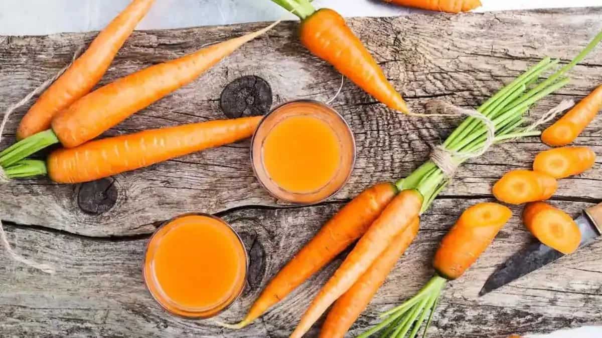 Alert! 10 Nourishing Foods To Ward Off Monsoon Red Eye Scare