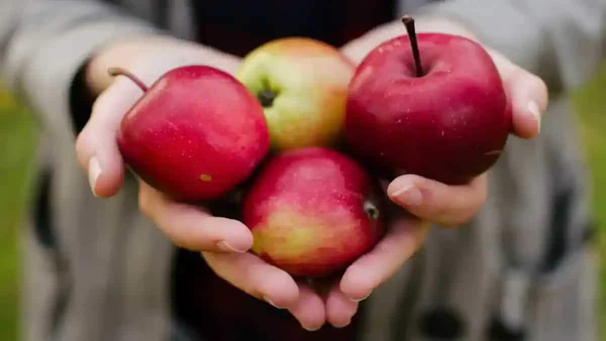 Try These Easy Hacks To Keep Apples From Browning
