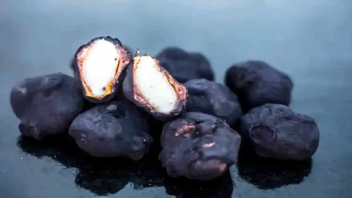 Want To Eat More Singhara This Summer? Here's How To Clean And Prep It