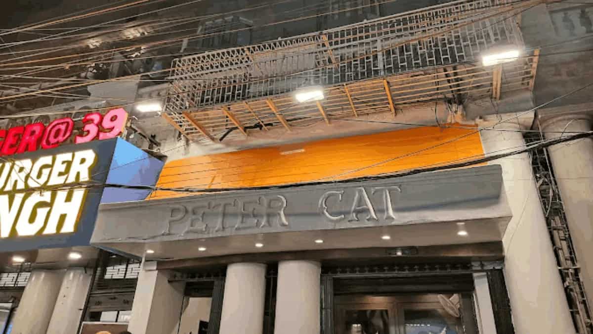 Peter Cat Kolkata: History And What To Eat At The Iconic Park Street ...