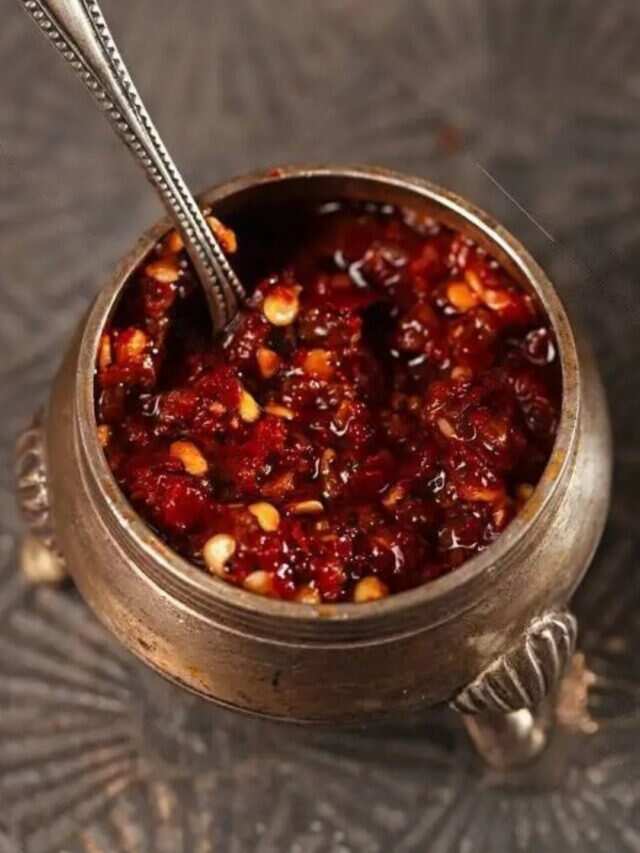 Learn To Make This Easy Spicy Chilli Garlic Oil