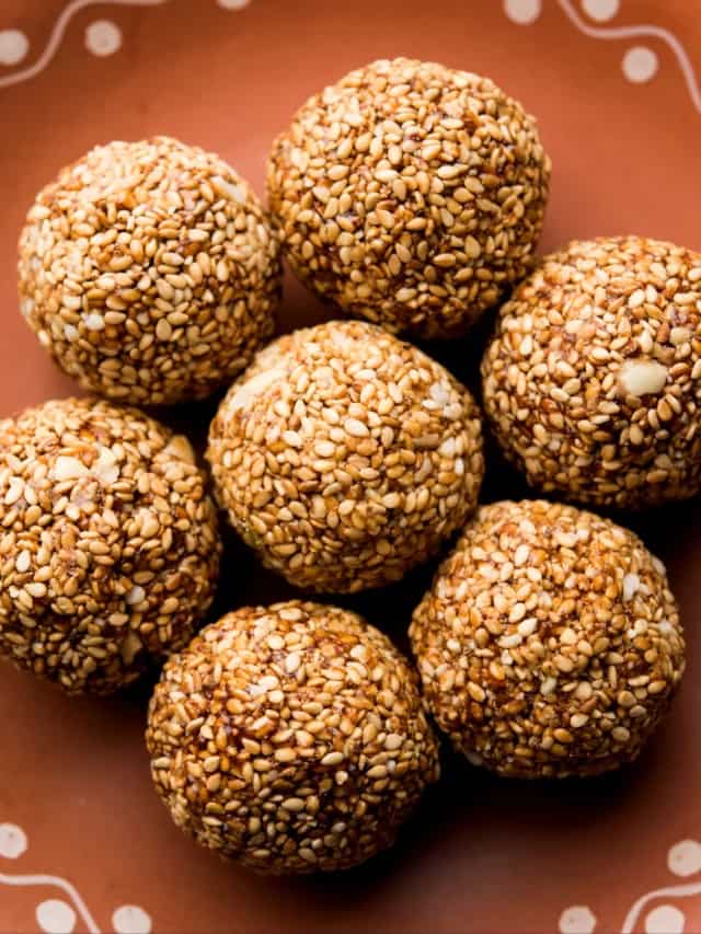 No Time To Make Sankranti Sweets? Make This 10 Minute Til Laddoo Instead