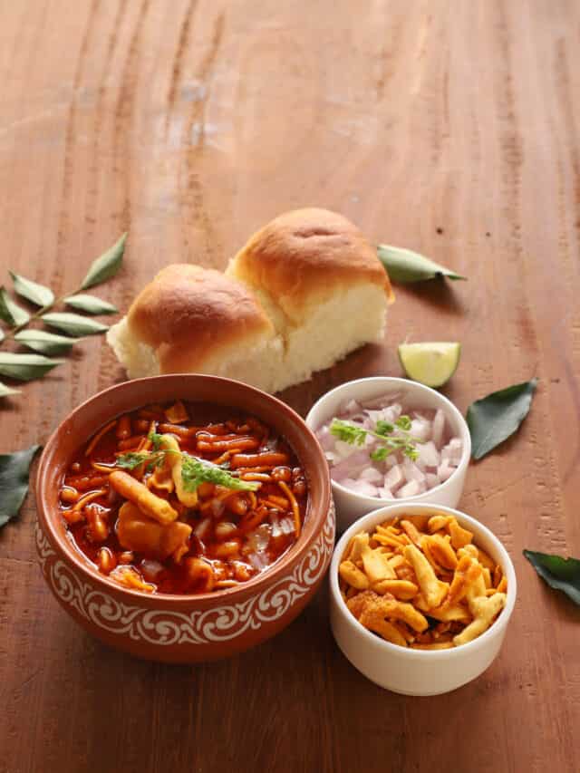 Top 10 Popular Dishes From The Indian Breakfast Platter