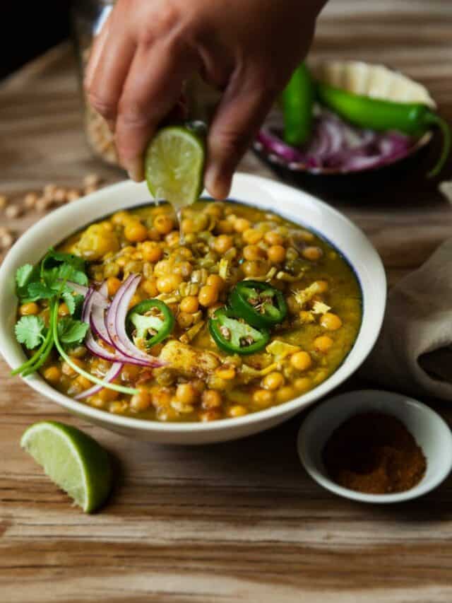 Quick And Easy Delhi Style Matar Kulcha Recipe