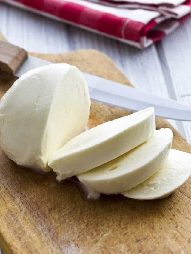 Cashew-Nut Mozzarella Cheese For A Vegan Twist
