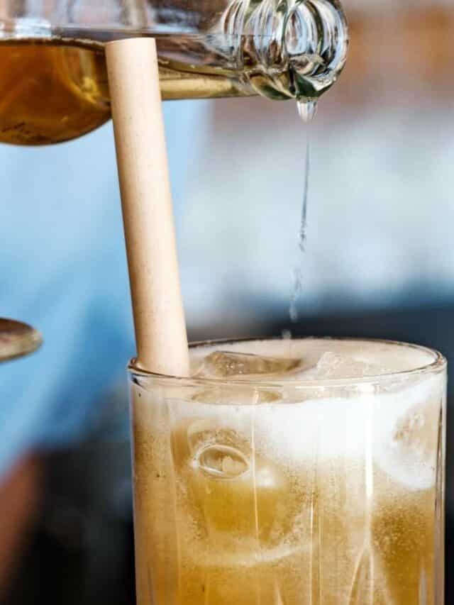 Make Golden Fizz Cocktail For Your Next House Party