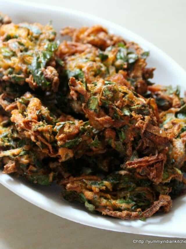 Munch In Some Palak Pakodas