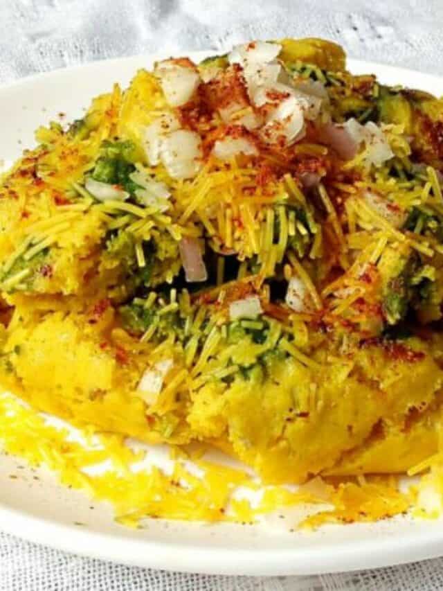 Surati Locho: Make This Accidental Snack At Home