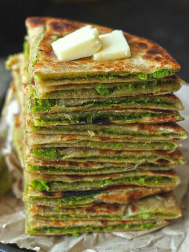 Lunchbox Idea: Flaky And Delicious Green Peas Parathas