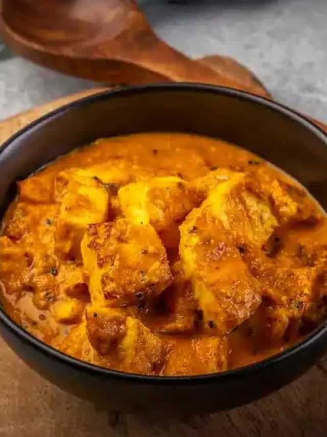 Use 6 Handy Kitchen Staples To Thicken Indian Gravies