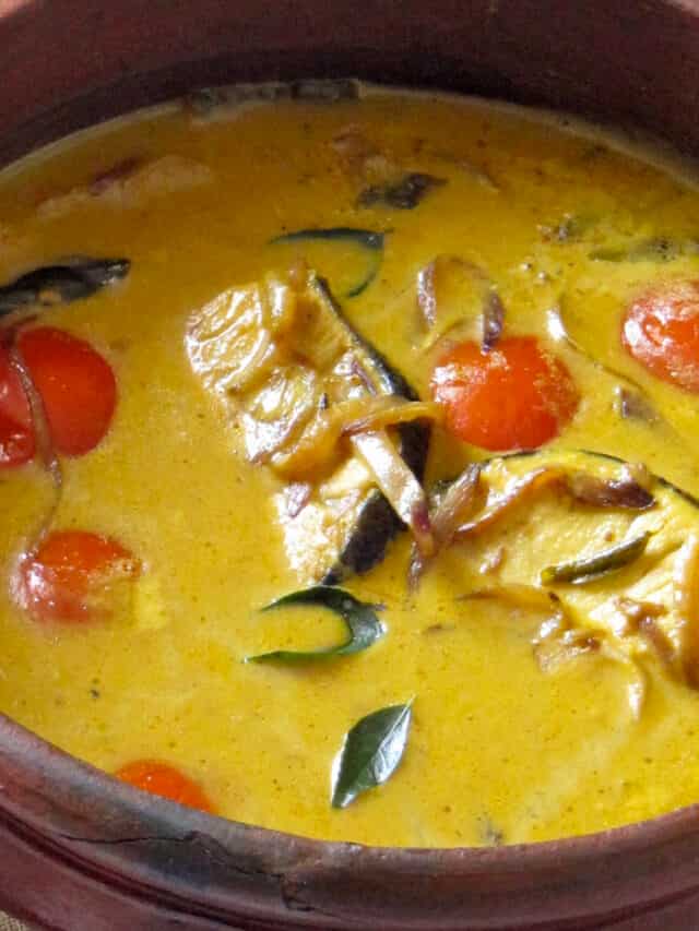 Kerala Meen Moilee: A Staple Seafood Curry Recipe