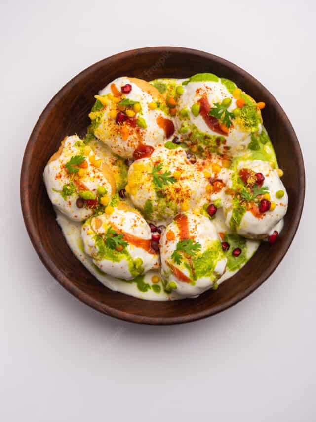 इन त्यौहार के सीजन घर पर तैयार करे अपना पसंदीदा दही वड़ा जानिए रेसिपी।