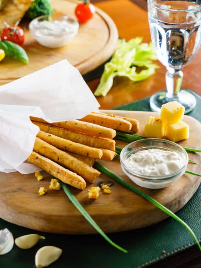 No-Bake Garlic Bread Sticks For A Quick Snack