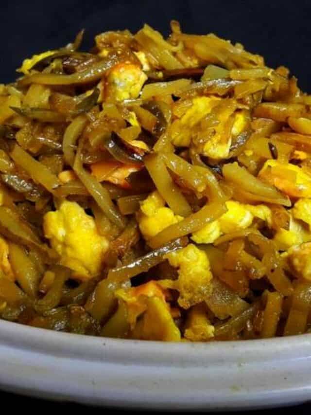 Dim Aloo Bhaja For A Perfect Lazy Afternoon