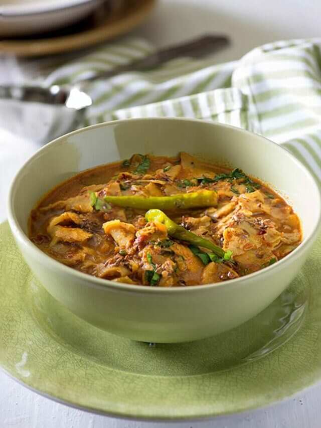 Papad To Dahi Sabzi: 7 Indian Curries That Can Be Made Without Veggies