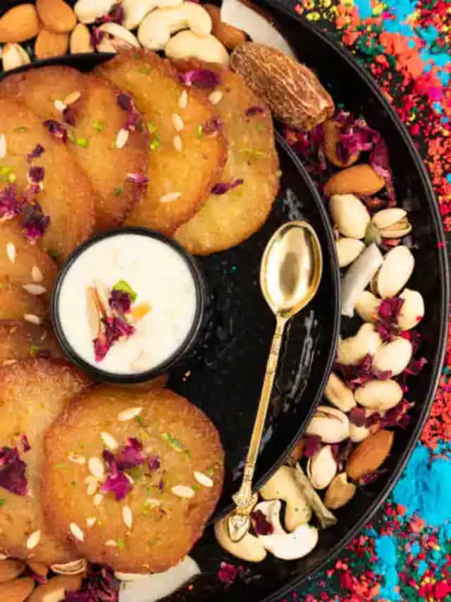 From Dalmoot to Hot Chocolate: Feluda's 7 Favourite Foods