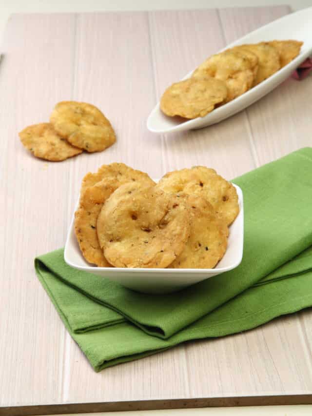 Easy Punjabi Mathri Recipe You Must Try This Monsoon