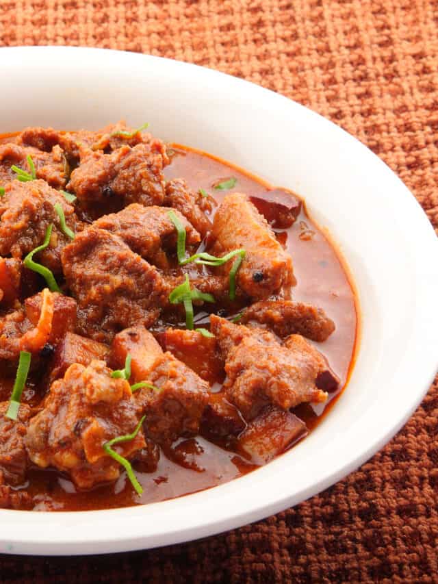 Maharashtrian Mutton Rassa: A Spicy Mutton Curry For Lunch