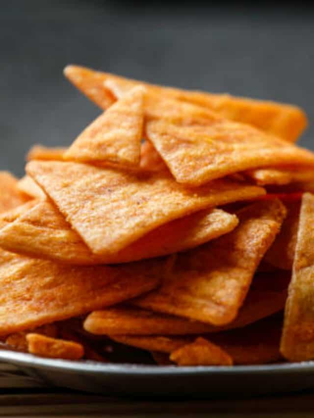 Dips To Soups: 7 Best Ways To Enjoy Crackers