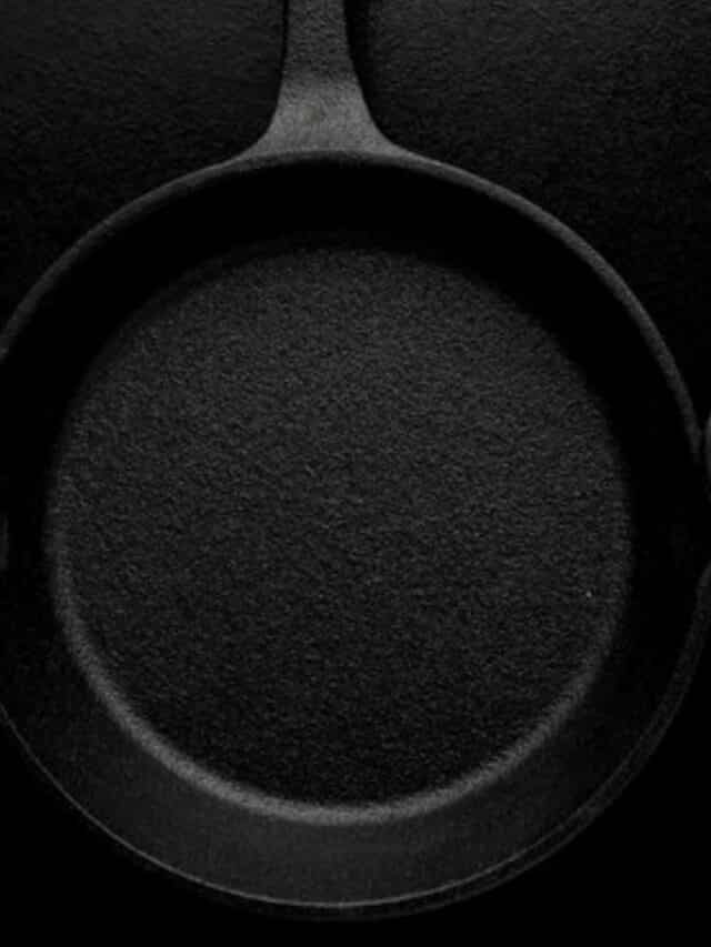 7 Quick Tips To Clean Iron Pan At Home