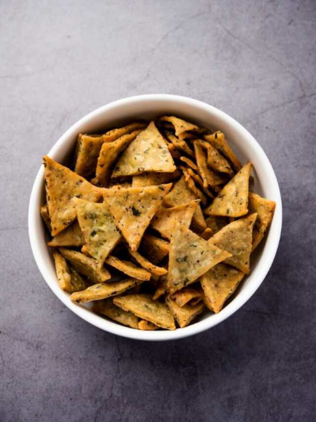 7 Indian Snacks That Pair Well With Coffee