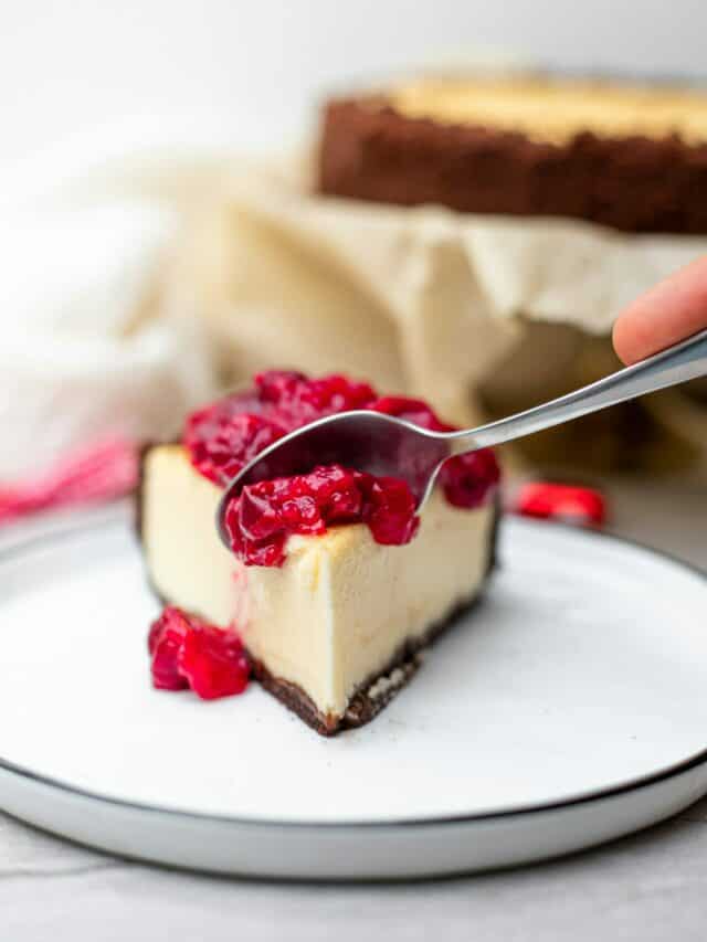 6 Desserts You Can Make With Ripe Red Cherries
