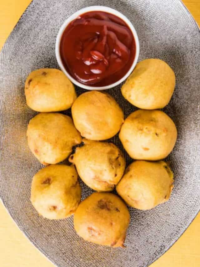 Craving Snacks? Try the South Indian Aloo Bonda Recipe During Tea Time