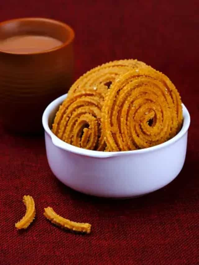 Easy Thattai Murukku Recipe For Your Tea Time