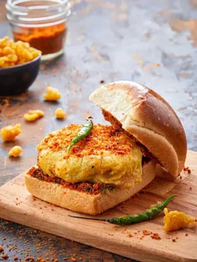 Easy Dry Garlic Chutney Recipe To Elevate Your Vada Pav