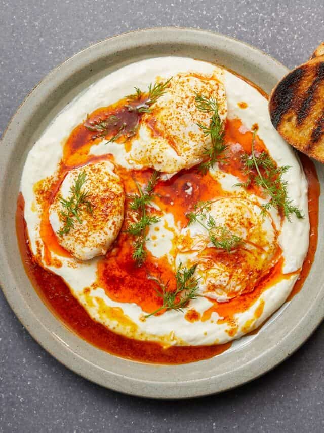 Turkish Eggs Recipe: Creamy Poached Eggs in Spiced Yoghurt