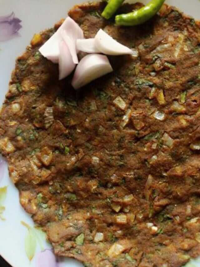 Need A Quick Solution To Your Cravings? Make Maharashtrian Onion Thalipeeth