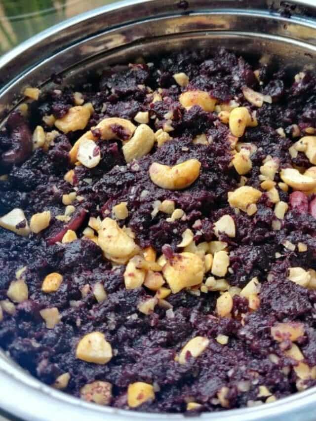 Kali Gajar Ka Halwa Recipe: North Indian Winter Classic